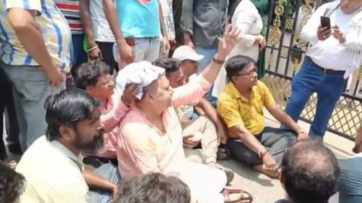 After Abhishek Banerjee, TMC MP Kalyan Banerjee, 'attacked' by mob near ...
