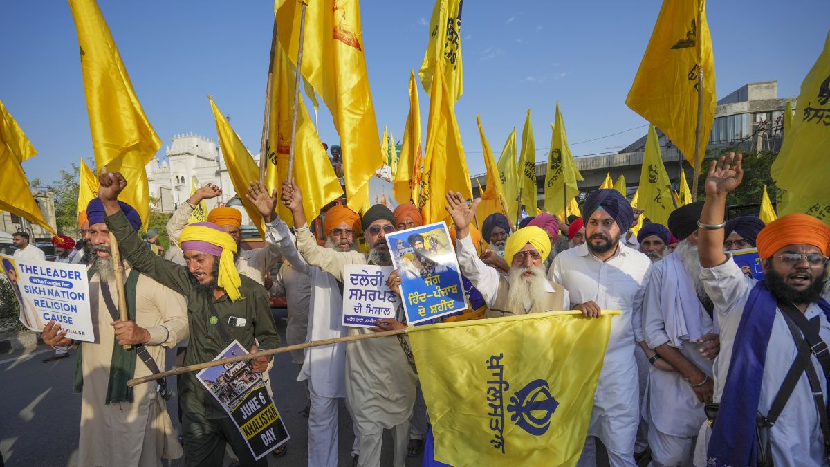 Pro-Khalistan slogans and posters of Bhindranwale displayed on ...