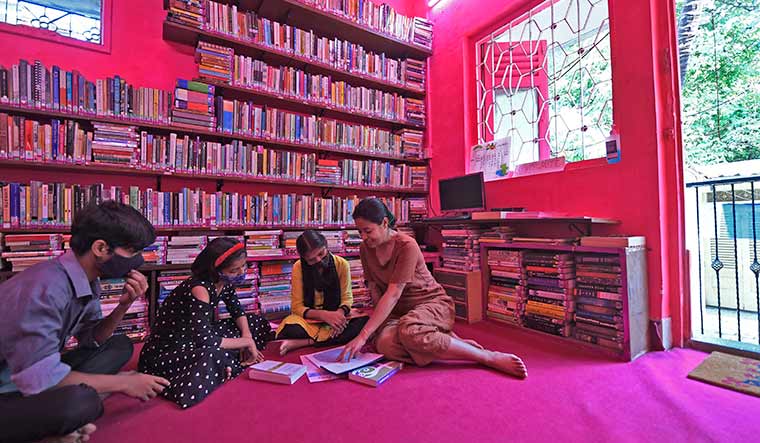 Sister Library in Mumbai, South Asia's first feminist, travelling ...