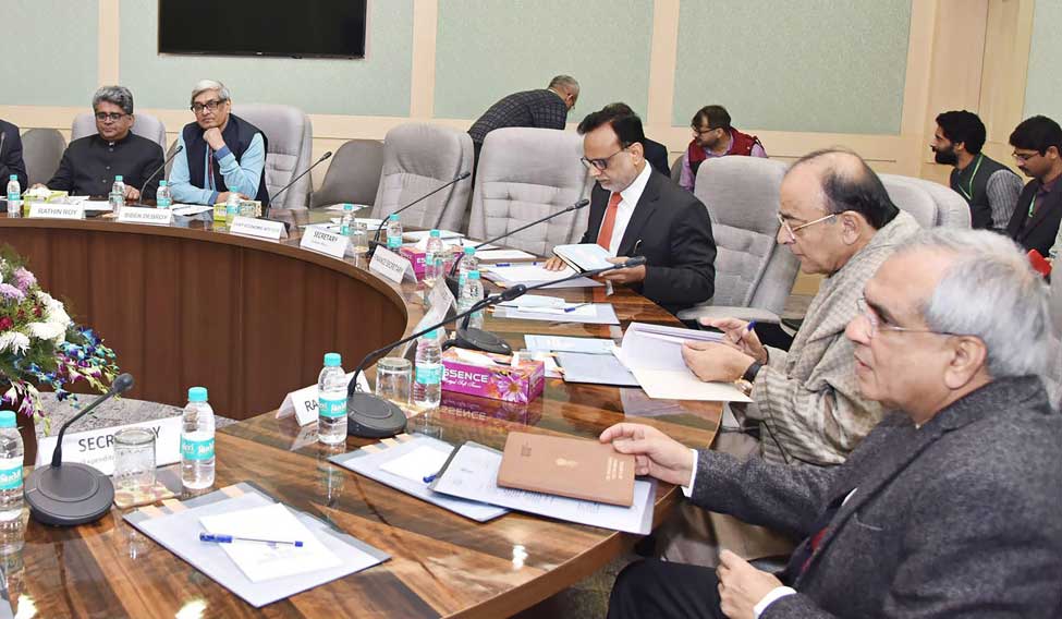 Jaitley consults economists in pre-budget meeting