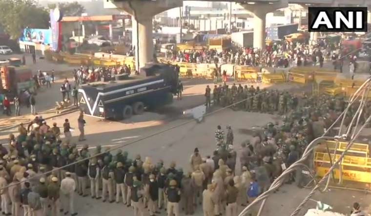 Farmers at Singhu, Tikri border points refuse to head to north Delhi ...
