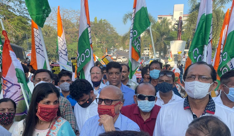 Congress has edge in Goa, AAP and TMC won't have much impact: Observers ...