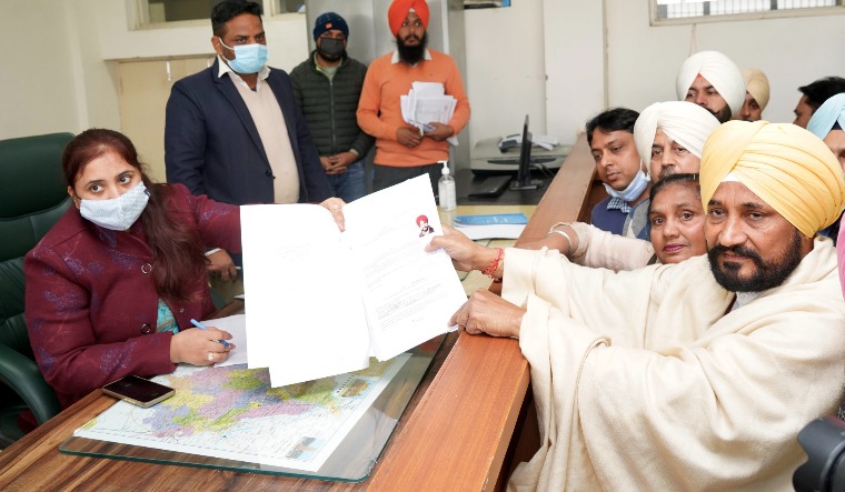 Channi a dalit who flies on private plane, says AAP candidate for ...