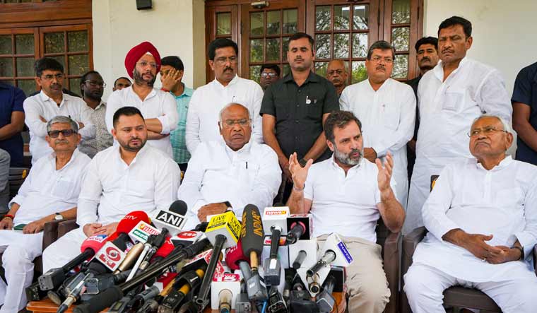 'Historic step to unite opposition': Rahul Gandhi after meeting Nitish Kumar, Tejashwi Yadav ...
