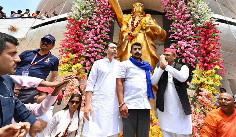 A third front forming in MP? Akhilesh, Jayant Chaudhary, Azad appear ...