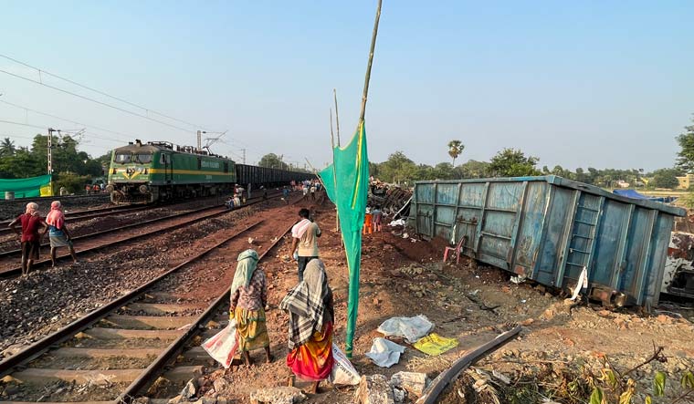 Odisha train crash: How delay in arranging lights hampered rescue ...
