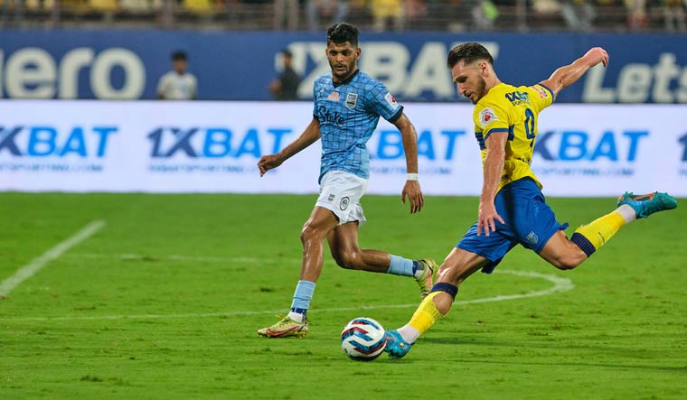 ISL 2022-23: Mumbai City continue unbeaten run with 2-0 win over Kerala ...