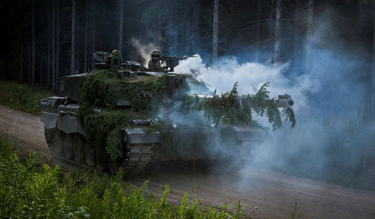 UK announces new military aid to Ukraine, to provide Challenger tanks ...