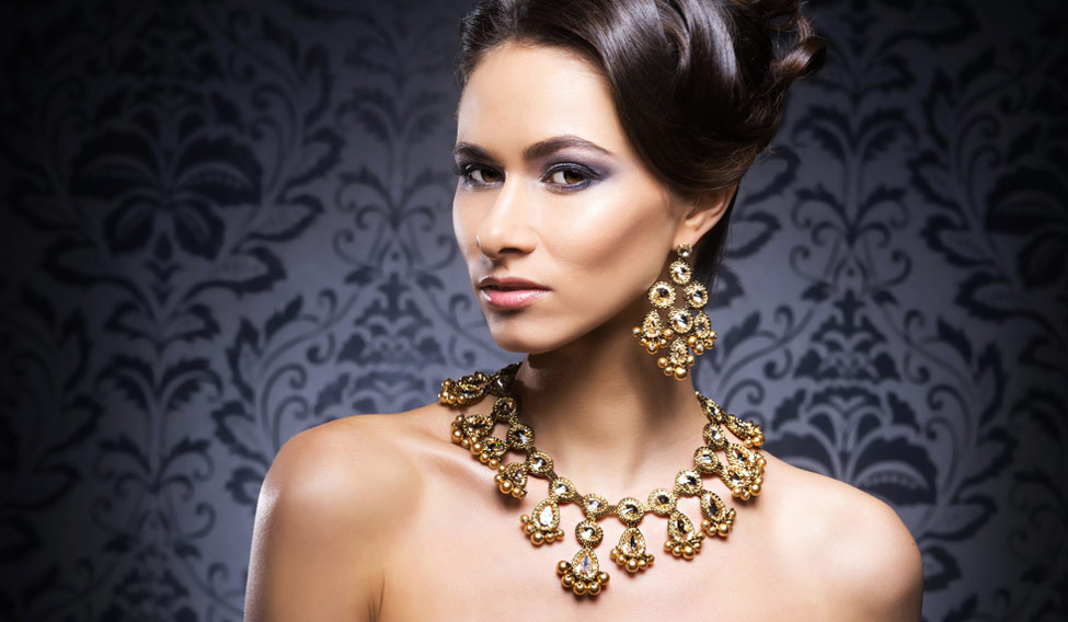 Tips to look good in textured jewellery