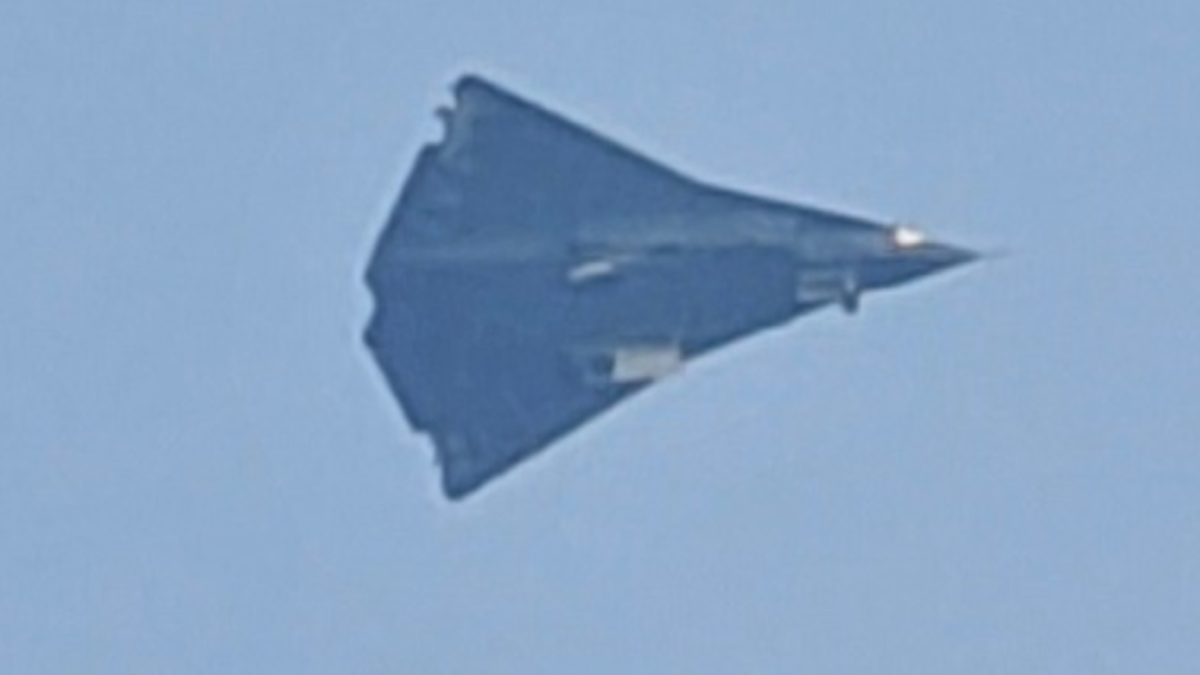 China's sixth-generation fighter jet spotted? Tailless, mysterious ...