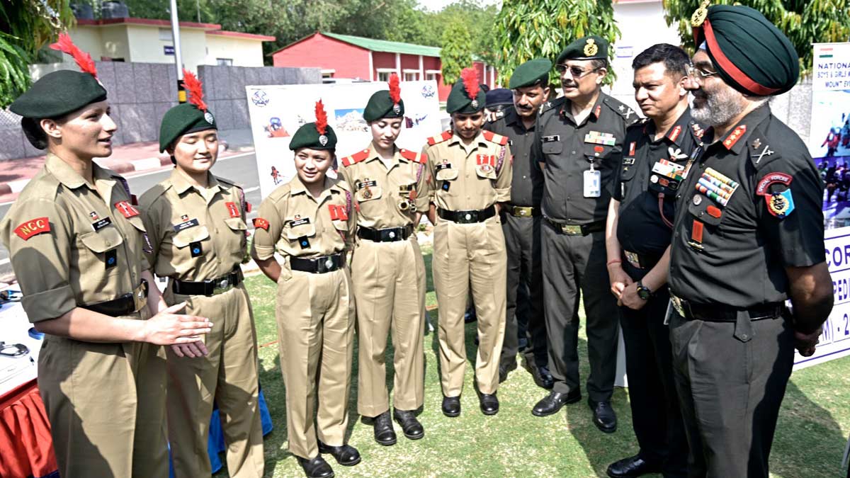 NCC cadets beat harsh weather, tough terrain to scale Everest; youngest ...
