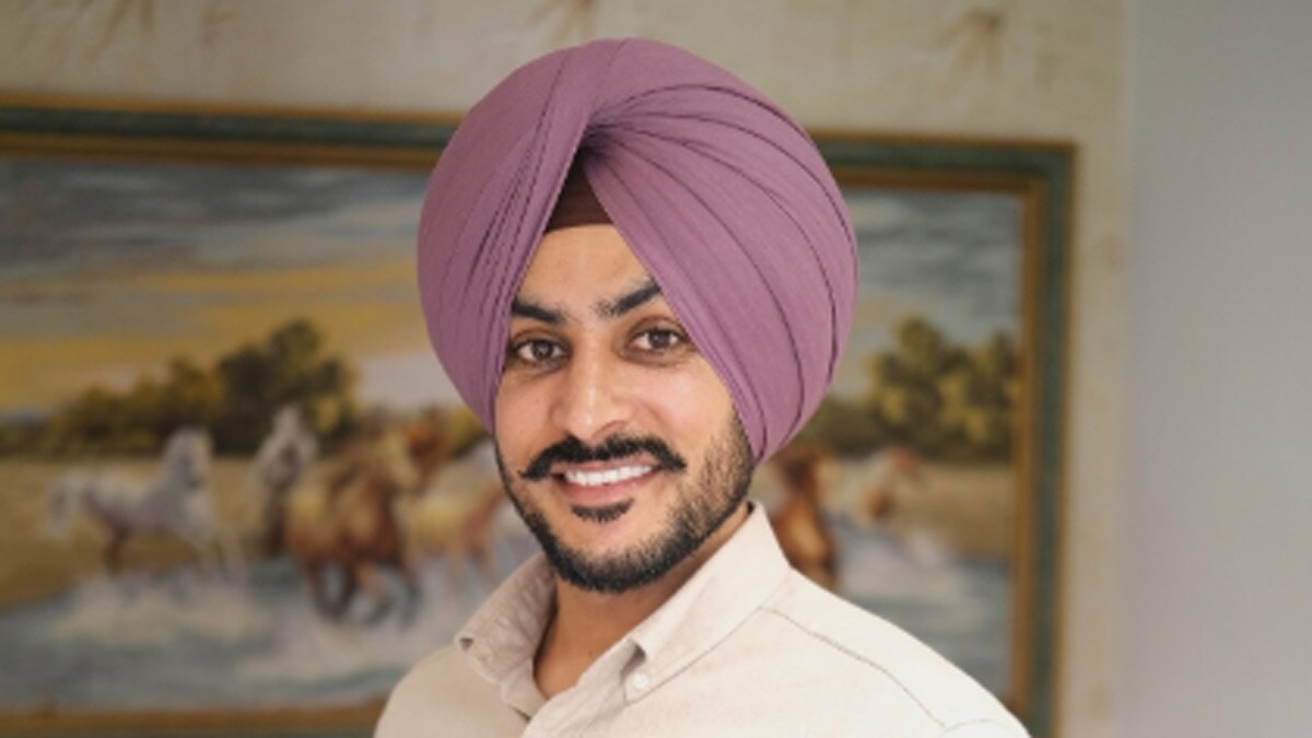 Punjabi singer Rajvir Jawanda seriously injured in accident: Reports ...