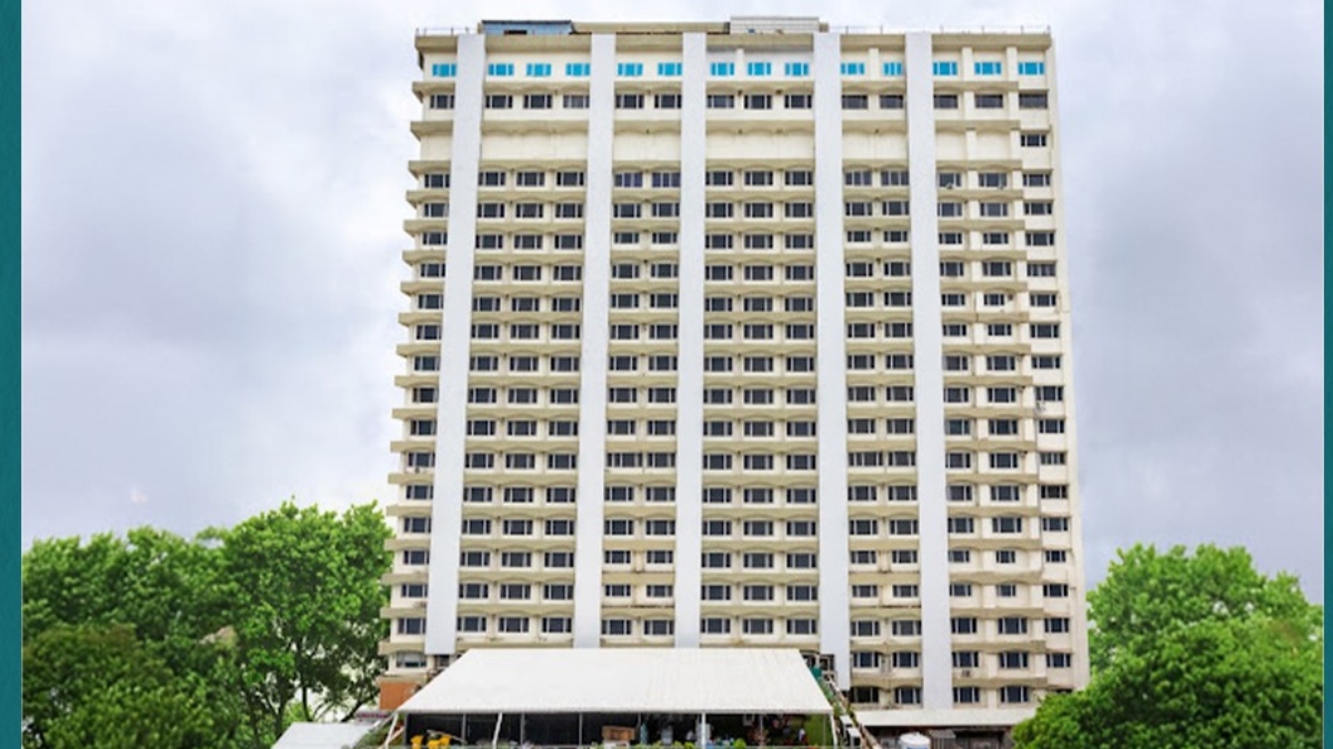 Sexagenarian undergoes landmark simultaneous heart and liver transplant at Mumbai hospital- The Week