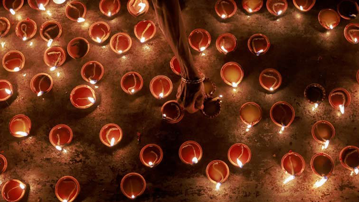 Is Diwali on Oct 31 or Nov 1? Experts differ over two amavasya days ...