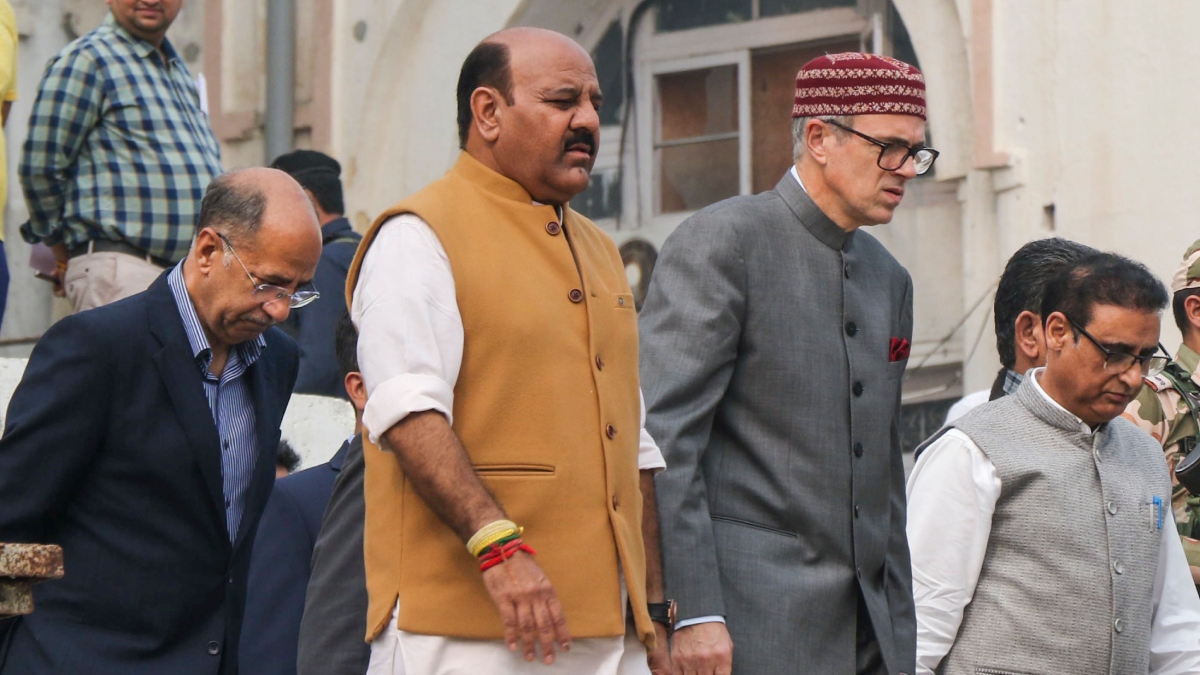 Omar Abdullah Allocates Jandk Districts To Minsters To Improve Governance