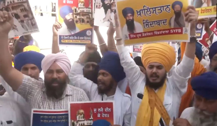 Op Blue Star anniversary: Group raises pro-Khalistan slogans at Golden ...
