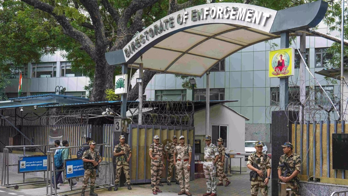 Land-grabbing and extortion case: ED arrests Kolkata Police Deputy ...