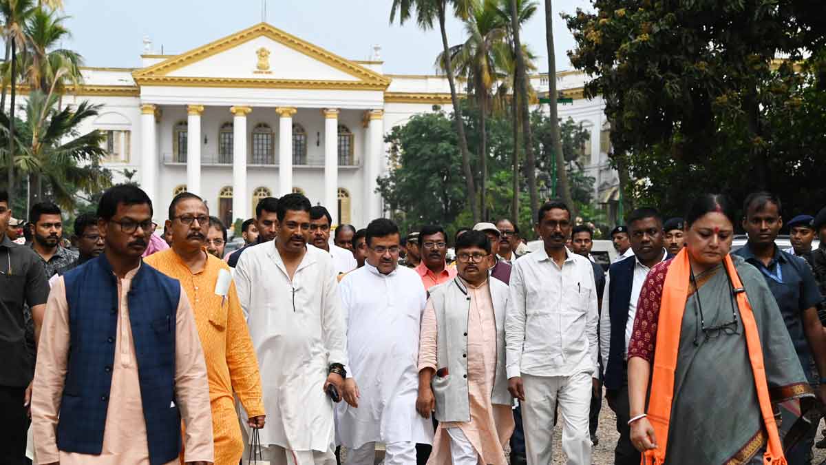 Governor called it 'Mrityunjoy Mahakumbh', says Suvendu Adhikari after ...