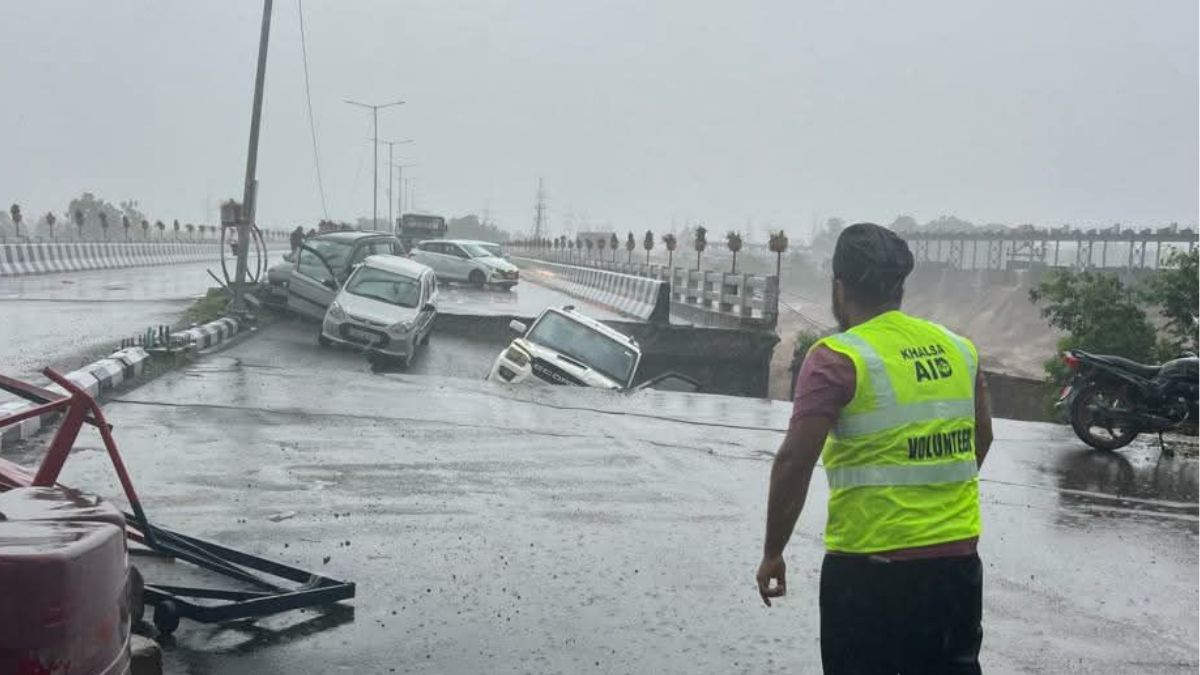 VIDEO | Part of Tawi Bridge collapses after heavy rains batter Jammu ...
