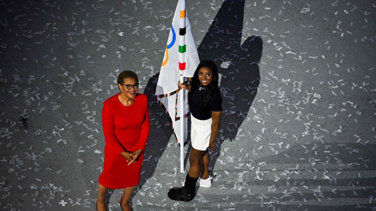 Here's why Simone Biles wore a boot to Paris Olympics closing ceremony ...