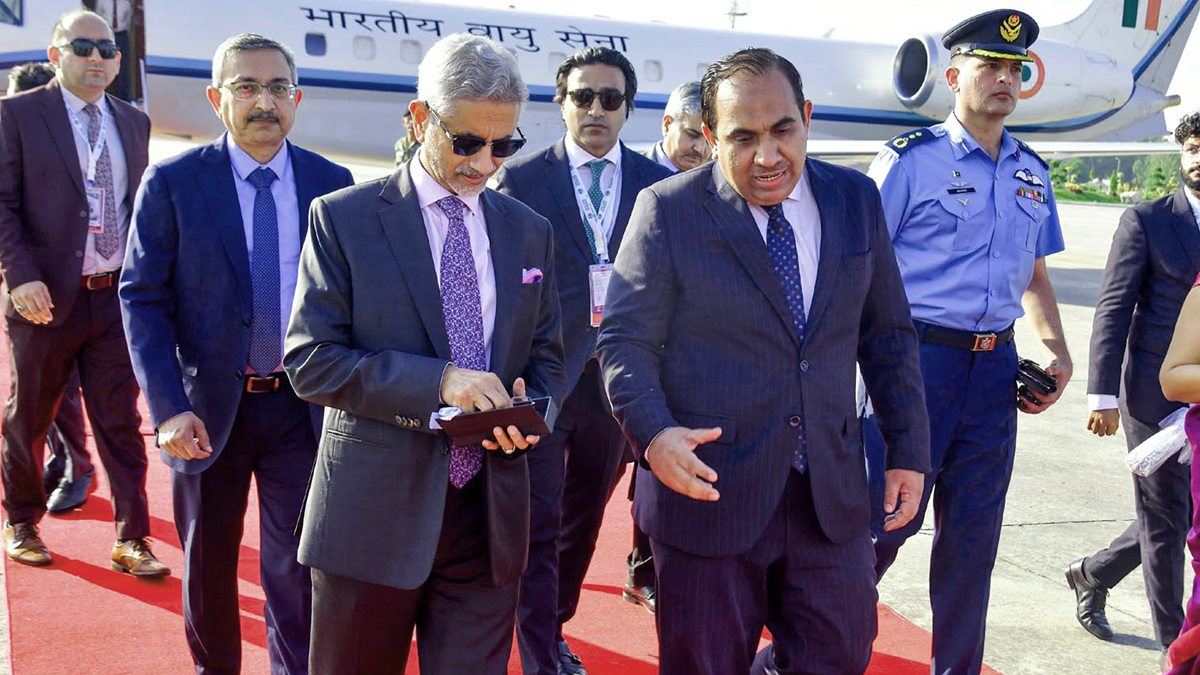 EAM Jaishankar, Pakistan PM Shehbaz Sharif exchange pleasantries- The Week
