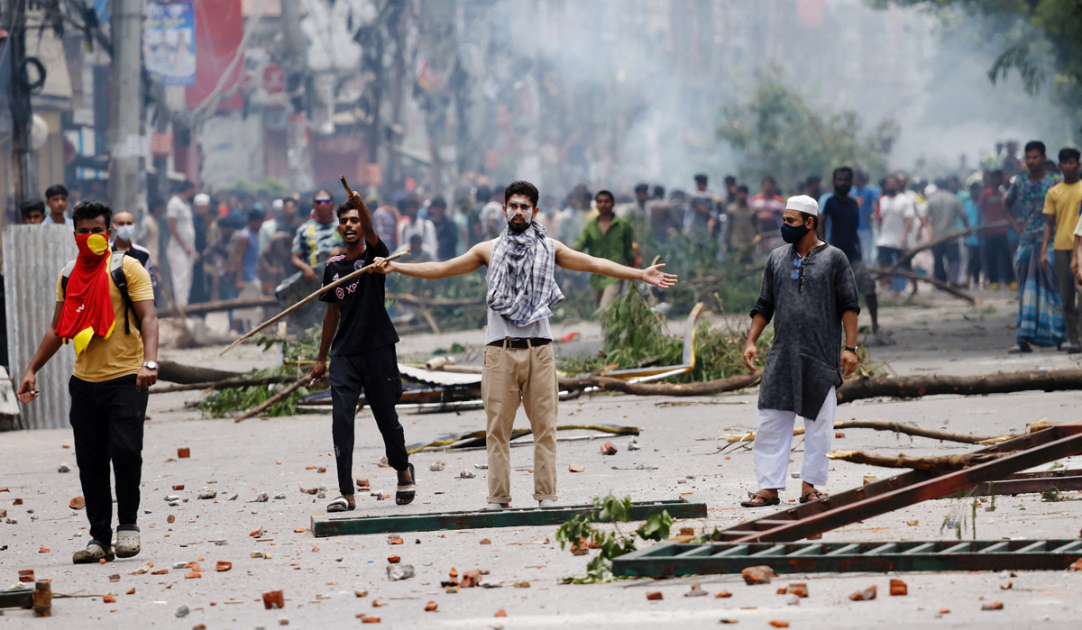 Bangladesh quota row: Protesters set fire to jail, free several inmates ...